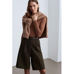 Hochtaillierte Breite-Shorts mit G&uuml;rtel