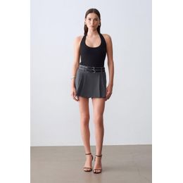 Halterneck Cut-Out Slim-Fit Bluse