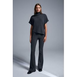 Hochtaillierte Schlagstrickhose