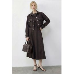 Jeansjacke und weit geschnittene Hose Set