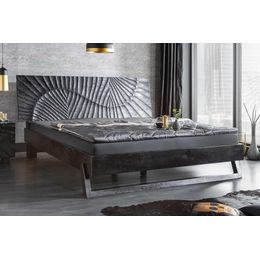 Riess Ambiente Design Bett SCORPION 180x200cm schwarz Mangoholz 3D Schnitzerei Massivholz Doppelbett Riess-Ambiente Glamour