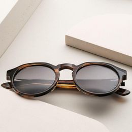 Holzkern Sonnenbrille The Freespirit (Walnuss/Havana)