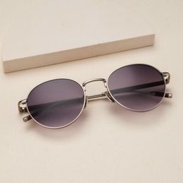 Holzkern Sonnenbrille The Inventor (Walnuss/Silber)