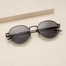 Holzkern Sonnenbrille The Inventor (Walnuss/Dunkelgrau)