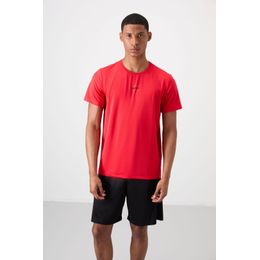 Herren T-Shirt aus Jersey mit regul&auml;rer Passform und Logo