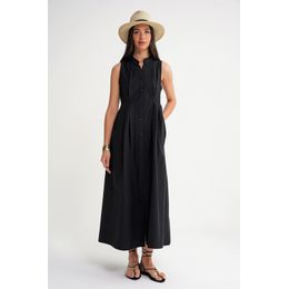 Gekn&ouml;pfter Tippet-Kragen-Maxi-Kleid