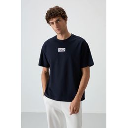 Oversized Logo-Patch T-Shirt