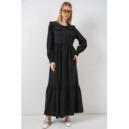Maxikleid mit Babykragen und Knopfverschluss