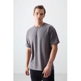 &Uuml;bergr&ouml;&szlig;e Bedrucktes Rundhals-T-Shirt