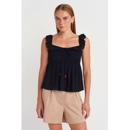 &Auml;rmellose Bluse mit quadratischem Ausschnitt und Bindeband vorne