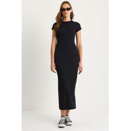 Schlankes Maxikleid mit Rundhalsausschnitt