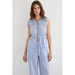 Gestreifte &auml;rmellose Knopf-Peplum-Bluse