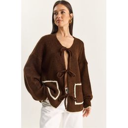 &Uuml;bergro&szlig;er Strickcardigan mit Bindeg&uuml;rtel