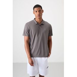 Herren Polo-Shirt mit Logo-Stickerei