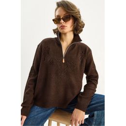 Bestickter Pullover mit Rei&szlig;verschlusskragen