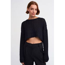 Tailliertes Grobstrick-Pullover mit Rundhalsausschnitt