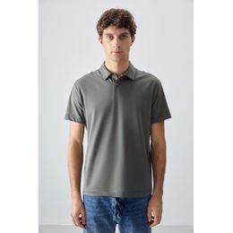 Oversized Polo-Kragen T-Shirt