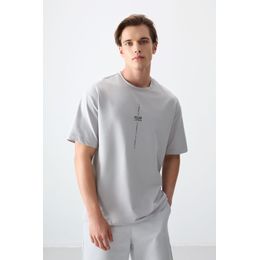 &Uuml;bergr&ouml;&szlig;e Bedrucktes Rundhals-T-Shirt