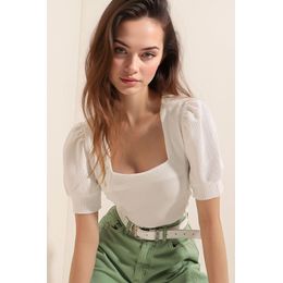 Slim Fit Quadratkragenbluse