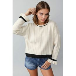 Gestreifter Strickpullover mit Rundhalsausschnitt