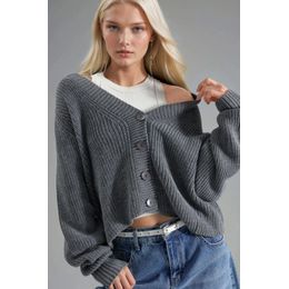 Rippstrick Button-Up Crop Cardigan