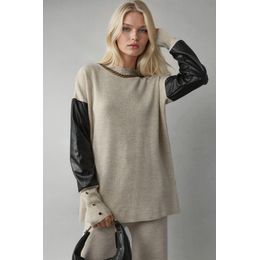 Sweater mit Kunstlederdetails