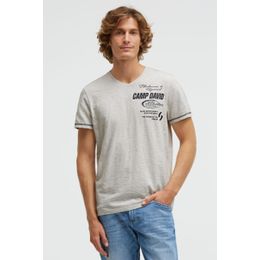 V-Shirt CAMP DAVID, Jungen, Gr. 4XL, wei&szlig;, Web, Material: 100% Baumwolle, bedruckt, regular fit normal, V-Ausschnitt, eingesetzt gerader Abschluss, Shirts, mit maskulinem V-Ausschnitt