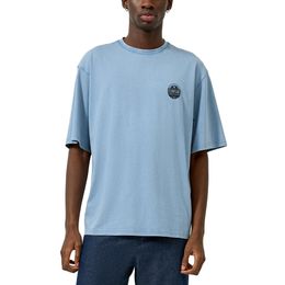 Kurzarmshirt QS, Jungen, Gr. L, mid blau, Single Jersey, Obermaterial: 100% Baumwolle, bedruckt, l&auml;ssig geschnitten h&uuml;ftbedeckend, Rundhals, abgesteppte Kante, Shirts, mit gro&szlig;em R&uuml;ckenprint