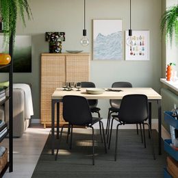 IKEA SK&Aring;LSTA Tisch und 4 St&uuml;hle