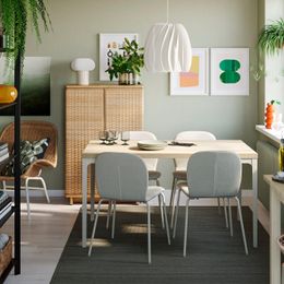 IKEA SK&Aring;LSTA Tisch und 4 St&uuml;hle