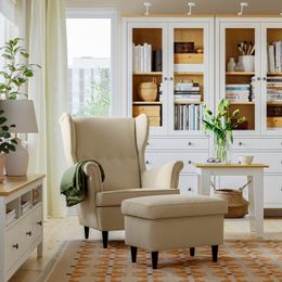 IKEA STRANDMON Ohrensessel mit Hocker