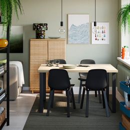 IKEA SK&Aring;LSTA Tisch und 4 St&uuml;hle