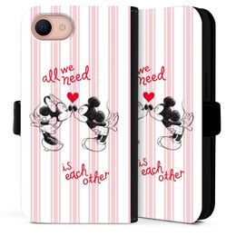 DeinDesign iPhone 16e Handy Klapph&uuml;lle Handyh&uuml;lle aus Kunst Leder schwarz Flip Case Love Disney Sideflip mit Lasche