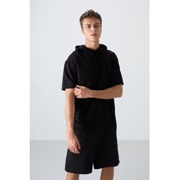 &Uuml;bergro&szlig;es Kurzarm-T-Shirt mit Kapuze