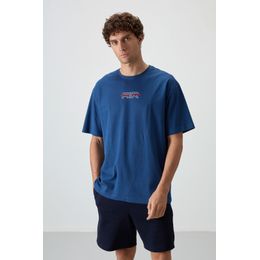 &Uuml;bergr&ouml;&szlig;e Bedrucktes Baumwoll-Misch-T-Shirt