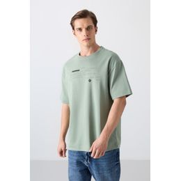 &Uuml;bergr&ouml;&szlig;e Bedrucktes Rundhals-T-Shirt