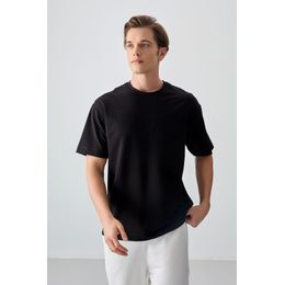 &Uuml;bergro&szlig;es Rundhals-T-Shirt