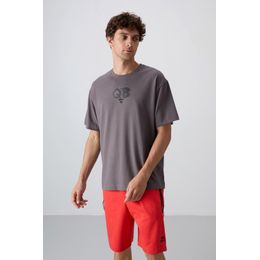&Uuml;bergro&szlig;es bedrucktes Logo T-Shirt mit Rundhalsausschnitt