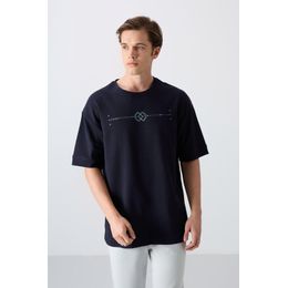 &Uuml;bergr&ouml;&szlig;e Bedrucktes Rundhals-T-Shirt