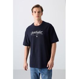 &Uuml;bergr&ouml;&szlig;e Bedrucktes Rundhals-T-Shirt