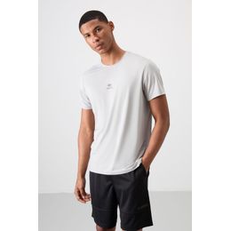 Herren T-Shirt mit Logo-Patch und kurzen &Auml;rmeln