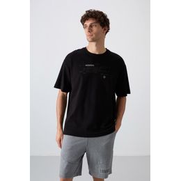 &Uuml;bergr&ouml;&szlig;e Bedrucktes Rundhals-T-Shirt