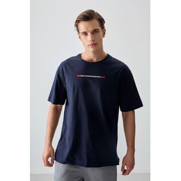 &Uuml;bergro&szlig;es Baumwoll-Crewneck-T-Shirt