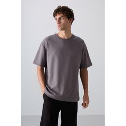 &Uuml;bergro&szlig;es Baumwoll-Mix Rundhalsausschnitt T-Shirt