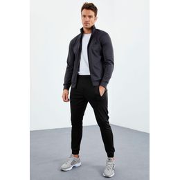 Herren Sweatshirt- und Hose-Set aus Scuba-Strick