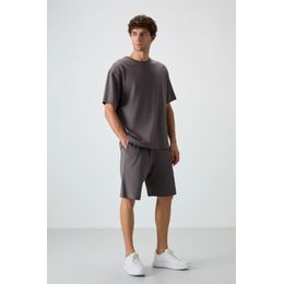 Oversized T-Shirt und Shorts Set