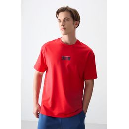 Oversized-Logo-Patch-T-Shirt