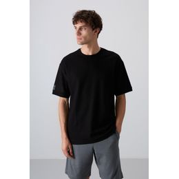 Herren Oversized Crew Neck T-Shirt mit Patch