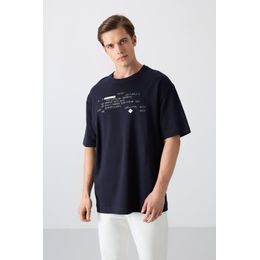&Uuml;bergr&ouml;&szlig;e Bedrucktes Rundhals-T-Shirt