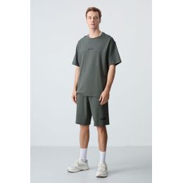 Herren Oversized T-Shirt und Shorts Set